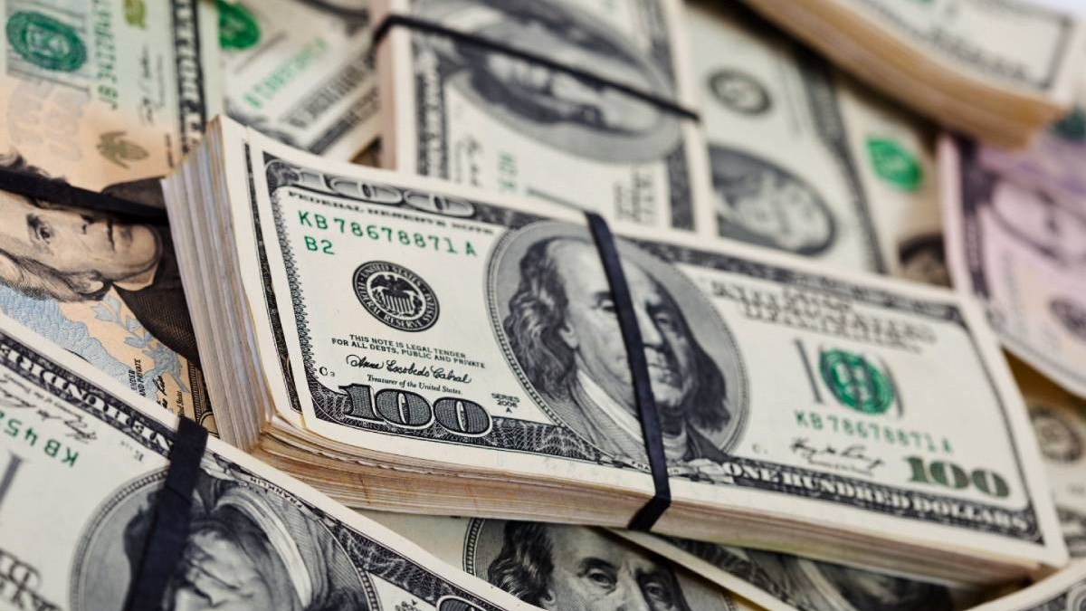 Who gets the maximum SSI payment in April