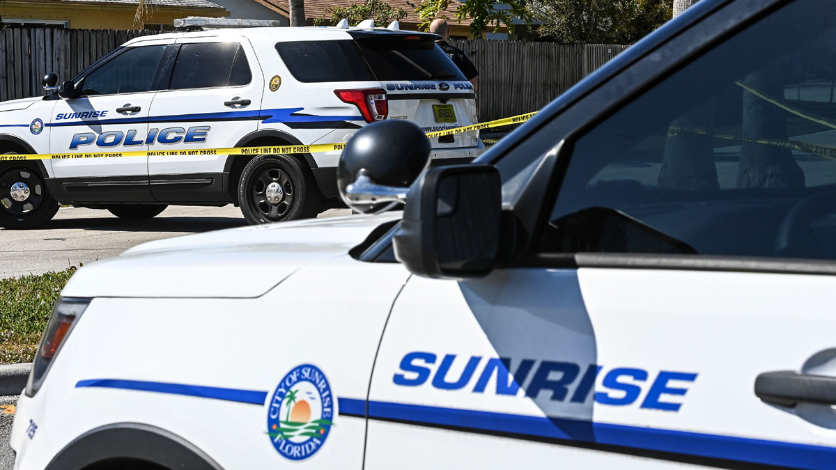 Driver killed in multi-vehicle crash in Sunrise, police say