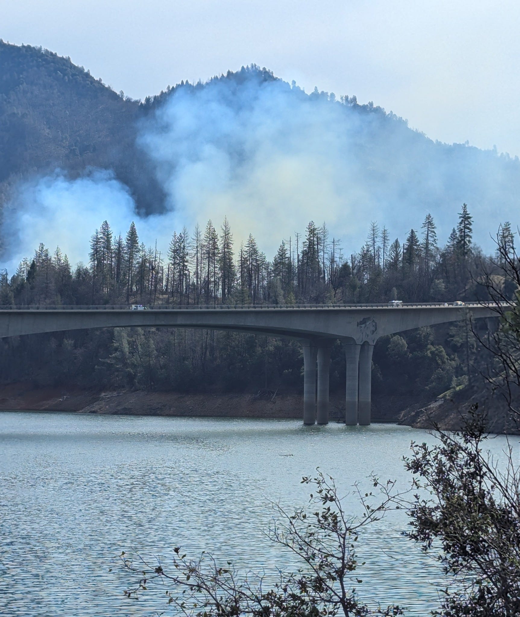 Smoke from controlled burn near Lake Shasta could drift to Redding ...
