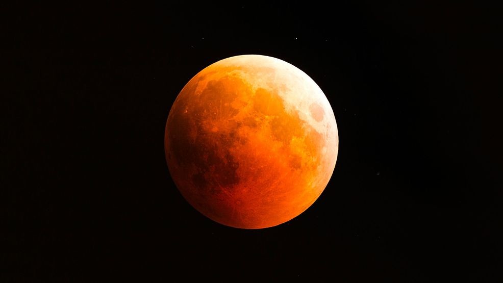 When to catch a glimpse of this week's total lunar eclipse in Michigan
