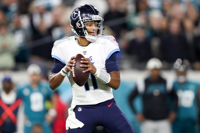 Josh Dobbs reaches agreement ninth different NFL team