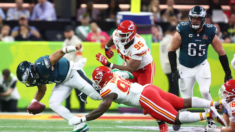 Chiefs Lose Key Free Agent to Massive Overpay on Day 1