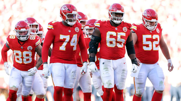 Looking at the Chiefs' offensive line depth chart after signing Jaylon ...