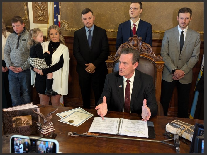 Gov. Rhoden signs SB 28, updates barbering rules