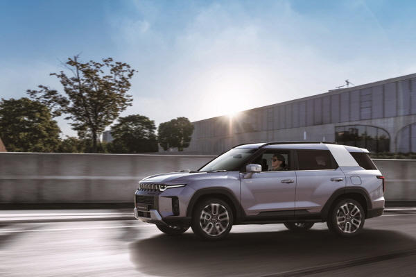 “3140만원 하이브리드”…KGM, 첫 HEV ‘토레스 하이브리드’ 출시