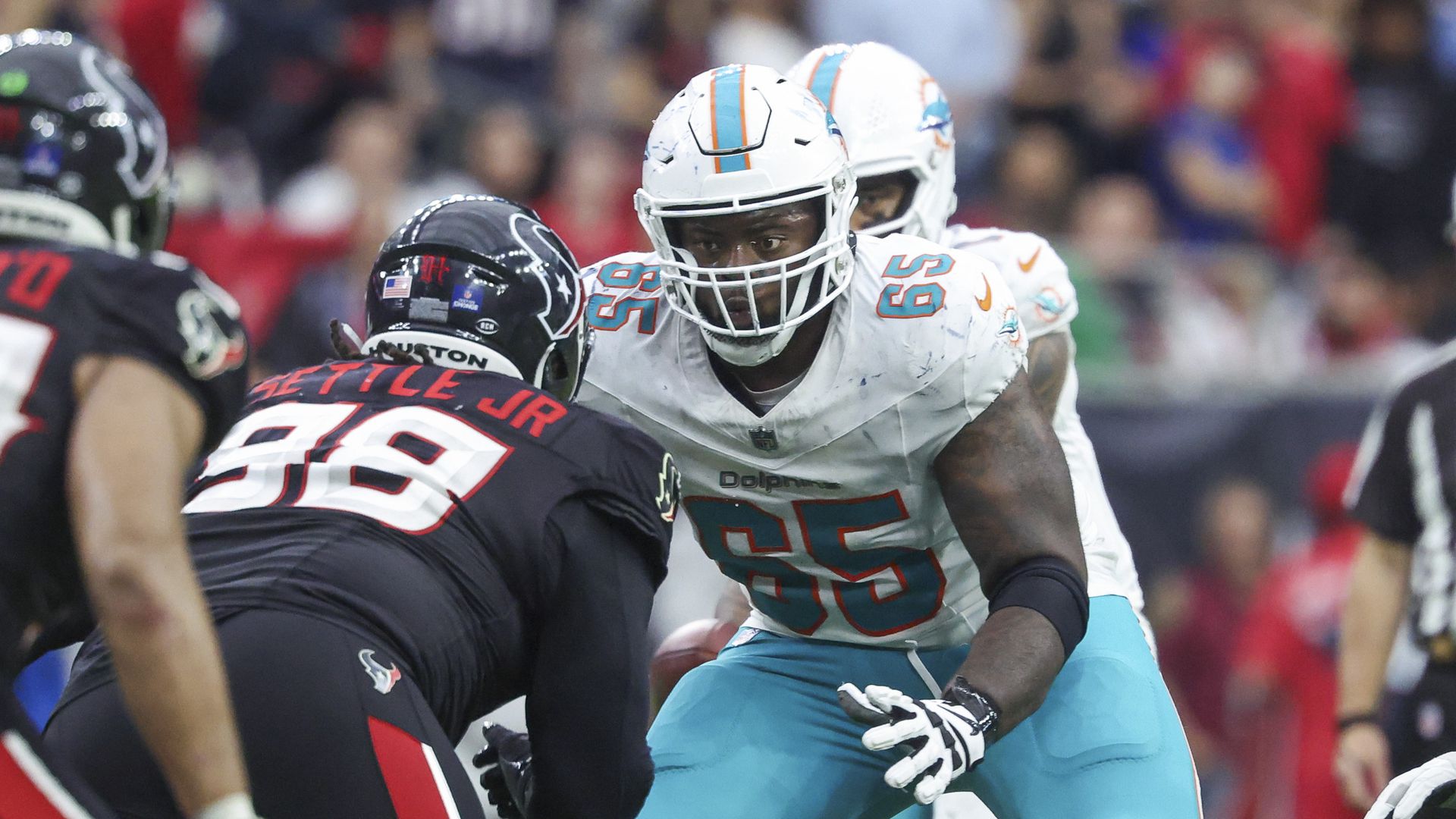 Dolphins lose guard Rob Jones as 2025 NFL free agency day one ends