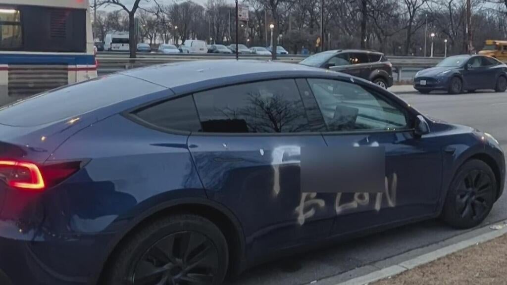 Tesla vehicles in Chicago vandalized in protest of Elon Musk's role in ...