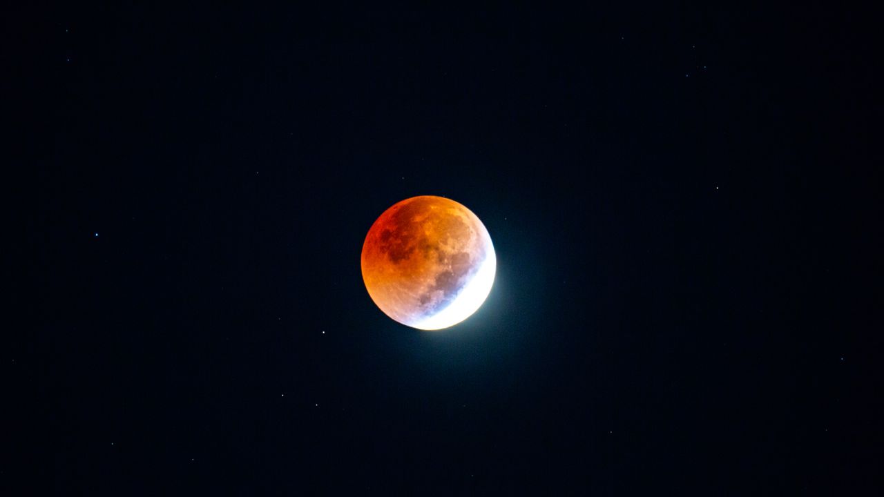 Total lunar eclipse 2025: How to watch the "Blood Moon" late Thursday ...