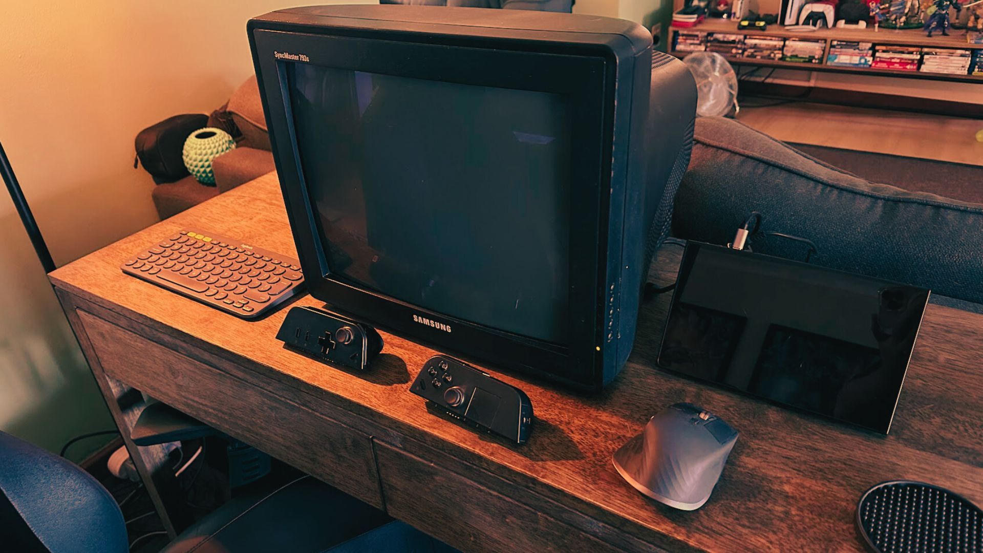 How an Old CRT Monitor Turned My Handheld PC Into the Perfect Retro PC ...