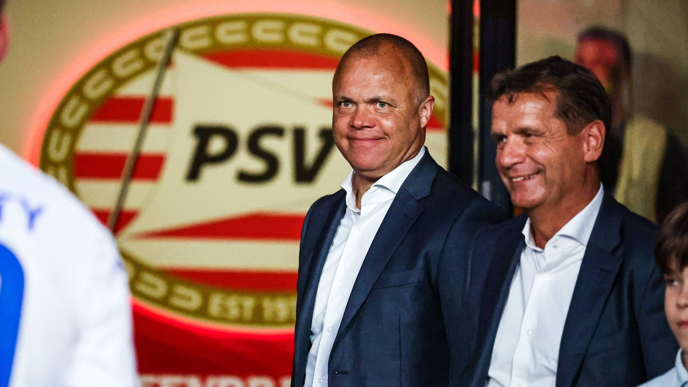 PSV moet voor vierde seizoen op rij na één jaar op zoek naar nieuwe man ...