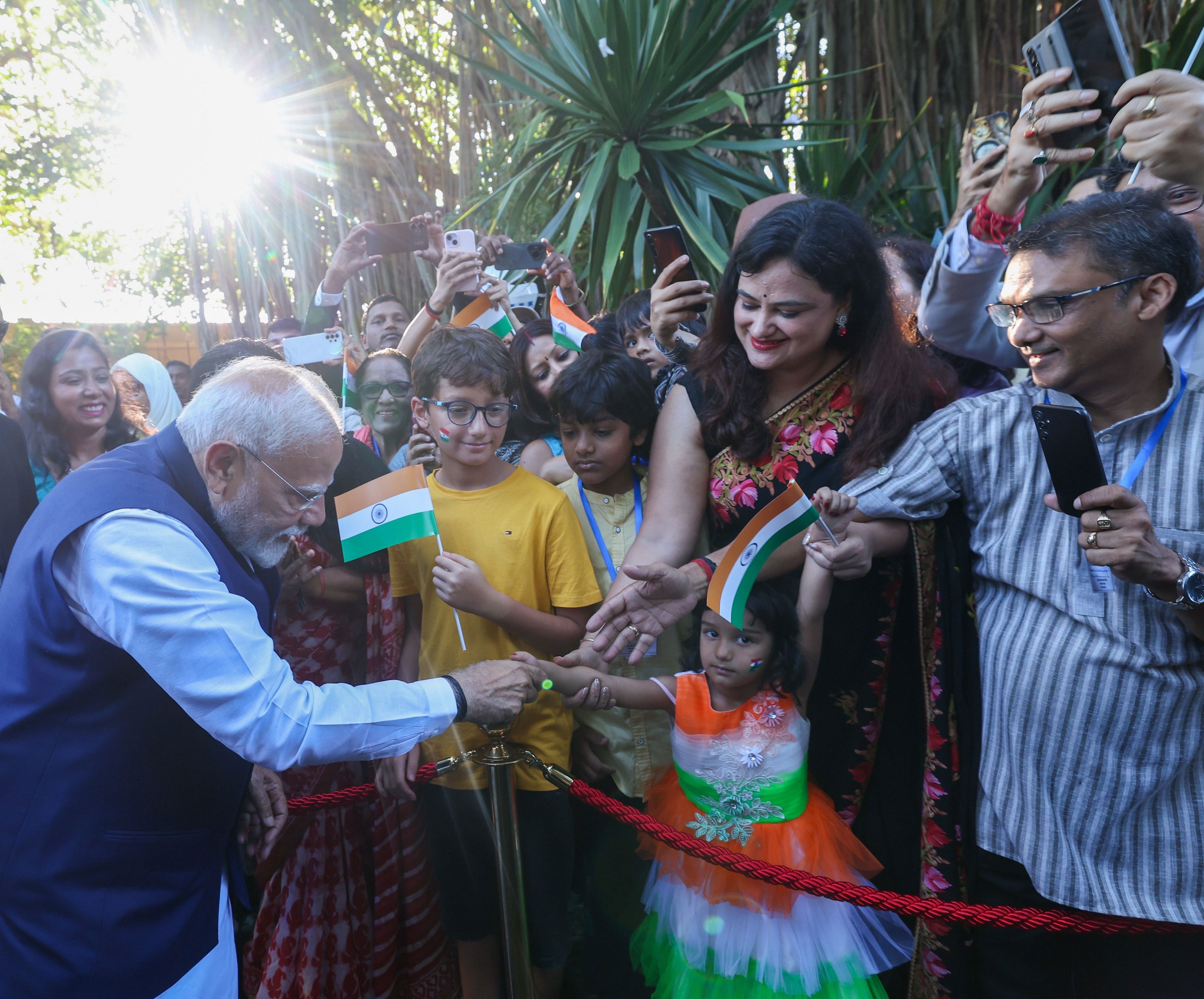 PM Modi meets Mauritius President Dharam Gokhool, gifts him Gangajal ...