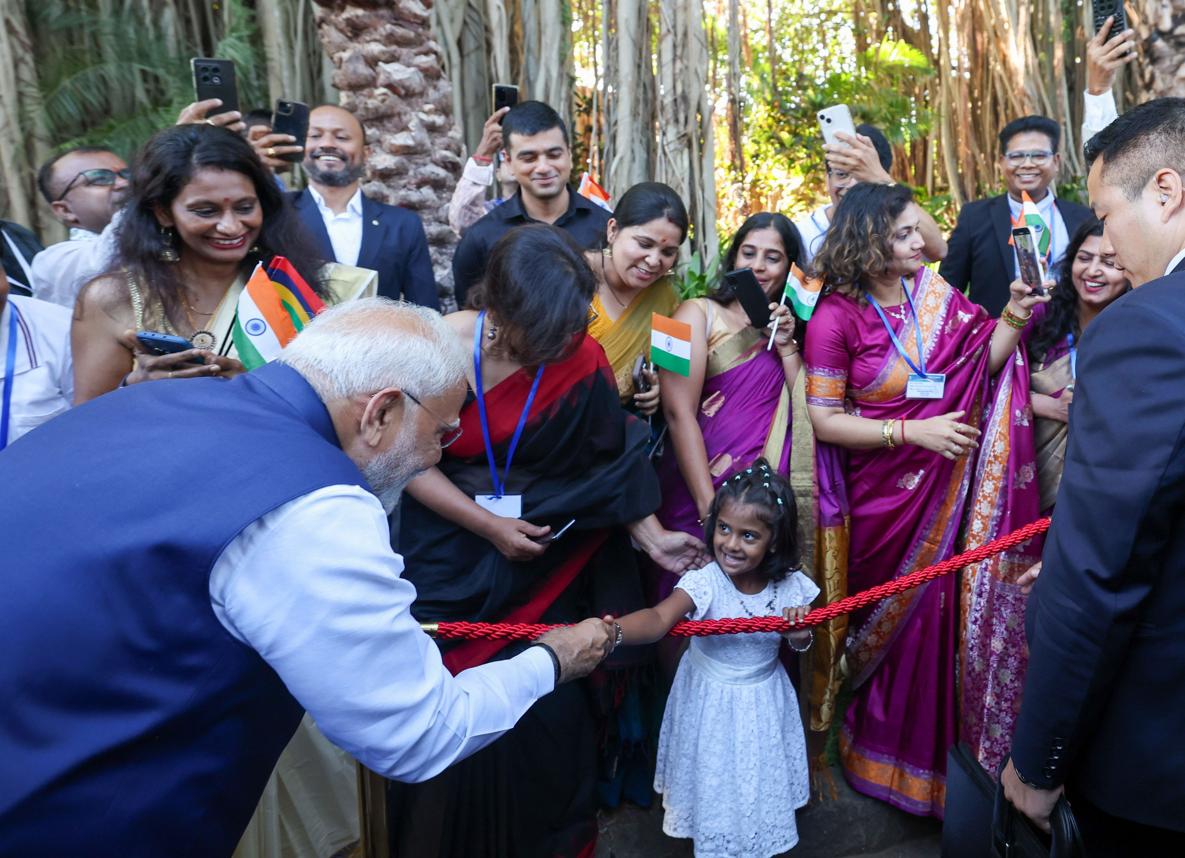 PM Modi meets Mauritius President Dharam Gokhool, gifts him Gangajal ...
