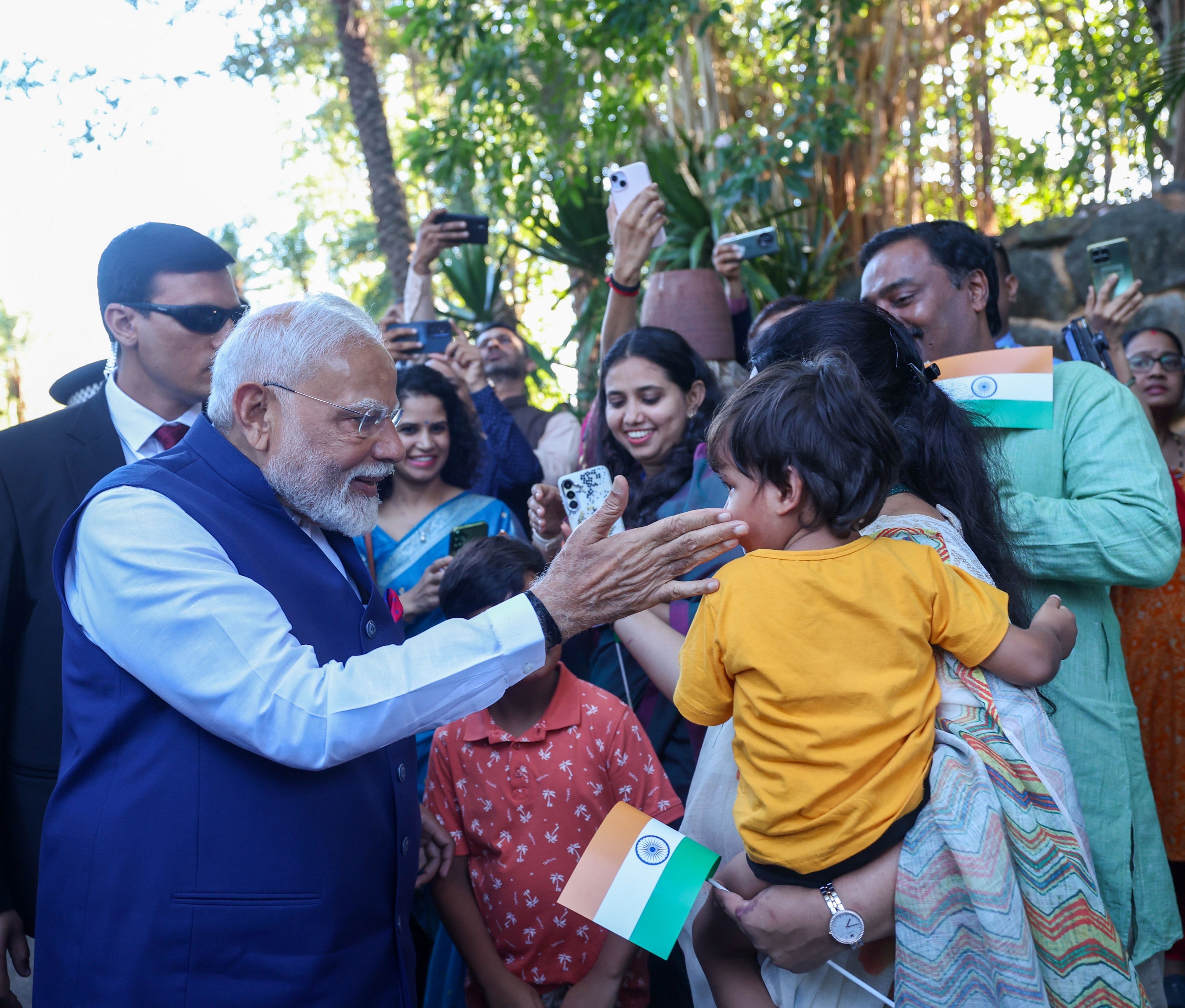 PM Modi meets Mauritius President Dharam Gokhool, gifts him Gangajal ...