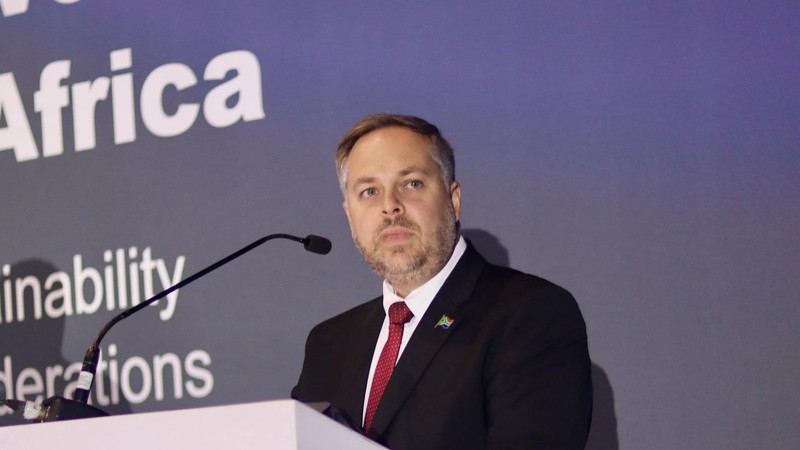 Minister outlines plans to discontinue green bar-coded ID