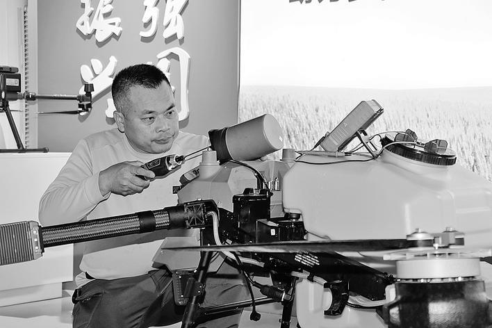 他的路越走越宽