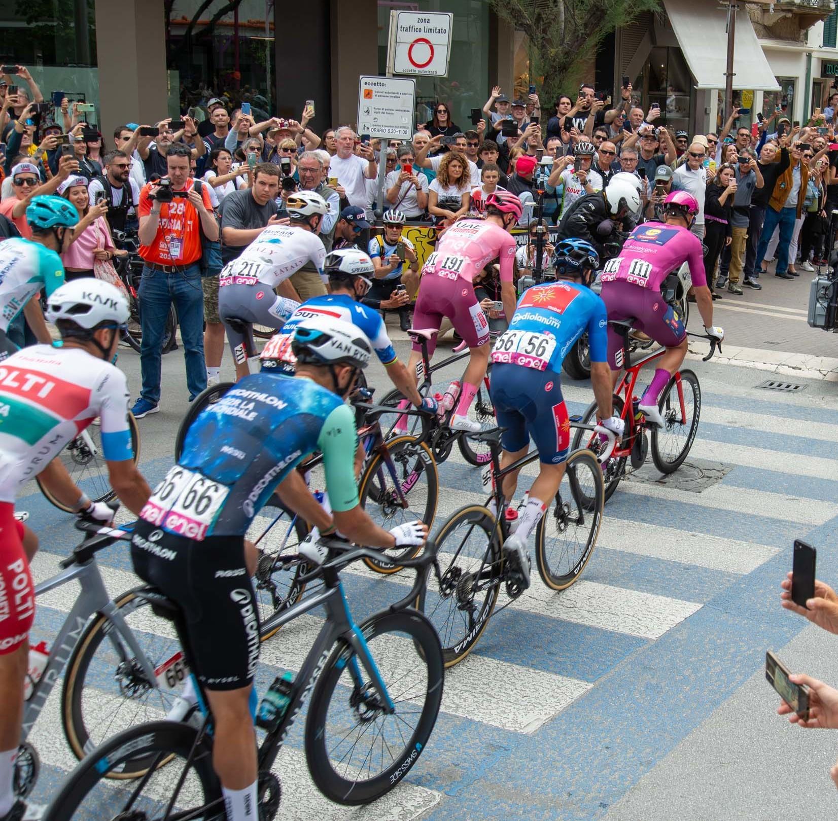 Ciclismo: la società chiaravalle protagonista a Fiuminata. Due atleti ...