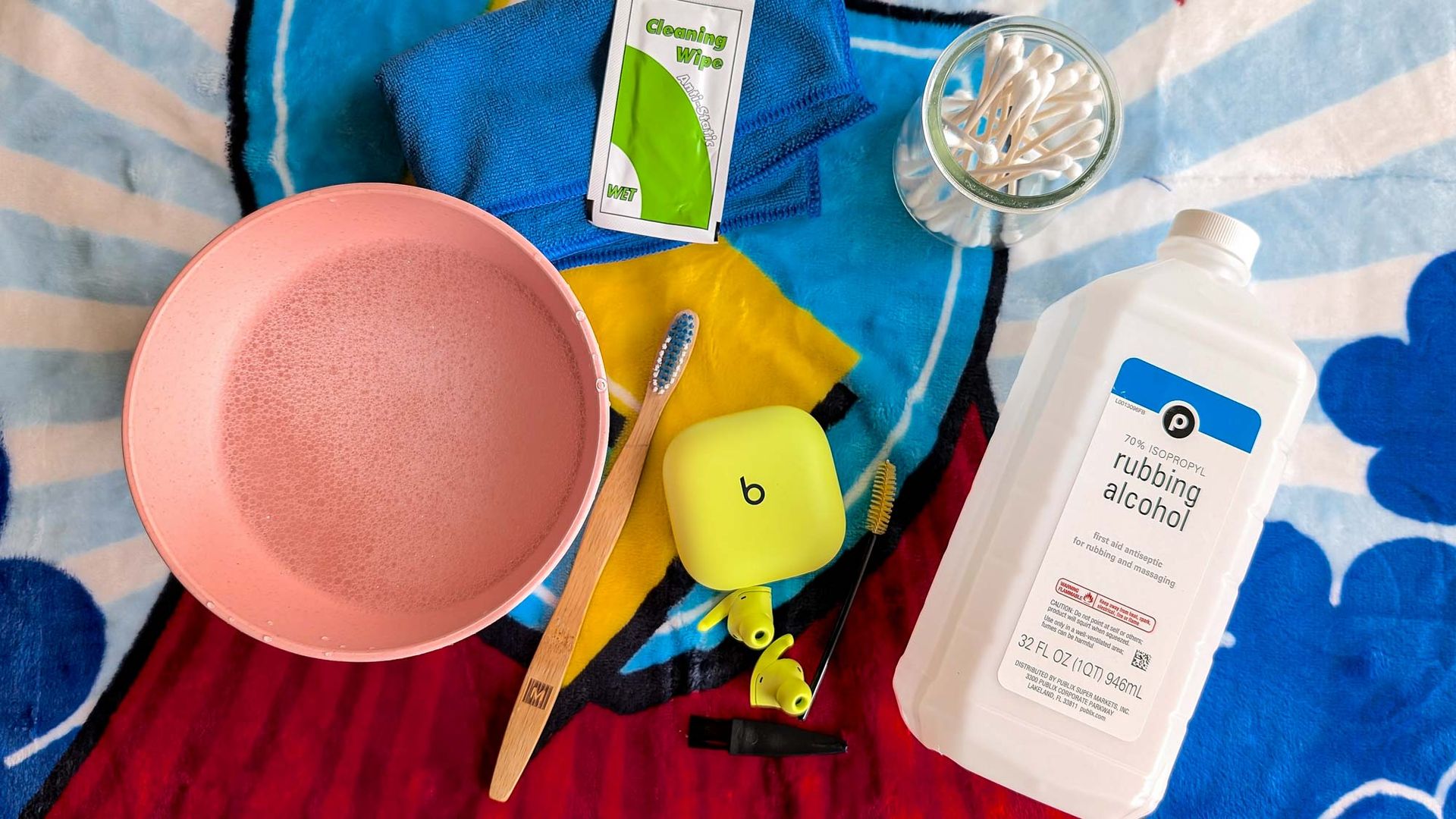 How to clean sports headphones after a workout: a step-by-step guide