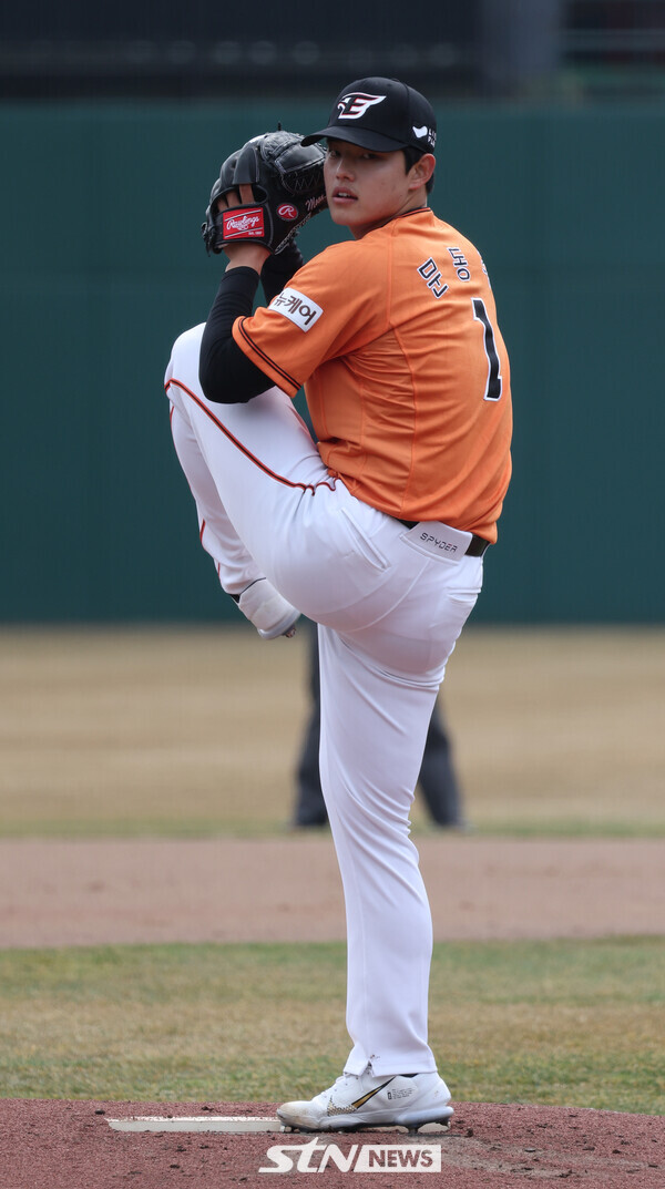 ‘김서현 154km-문동주 159km’ 한화, 영건들의 광속구 쇼 속 SSG 8-0 완파