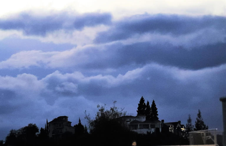 Cold thunderstorms to hit Redding. What to know about snow & I-5 ...