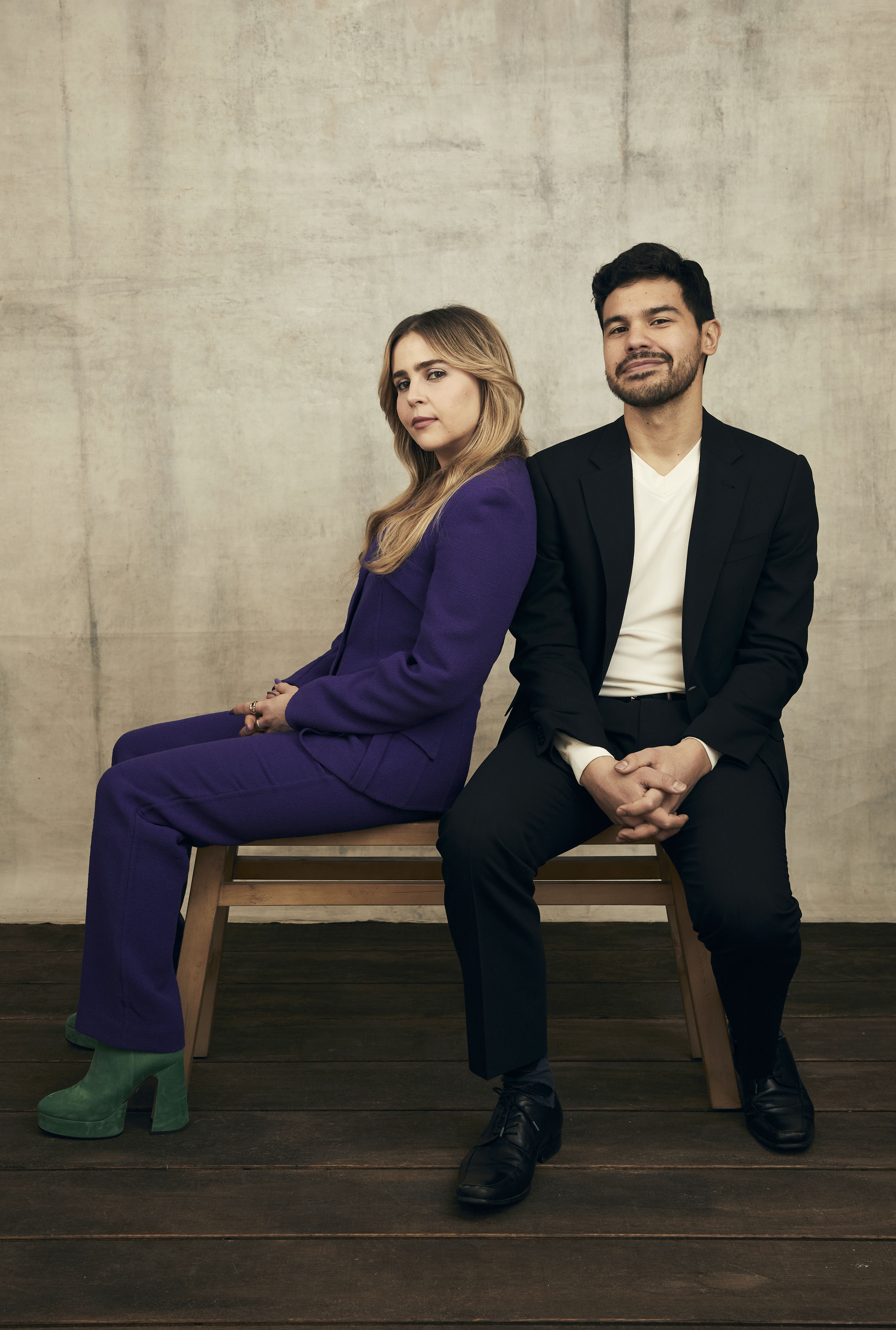 Lauren Graham lets slip the father of ‘Parenthood’ co-star Mae Whitman ...