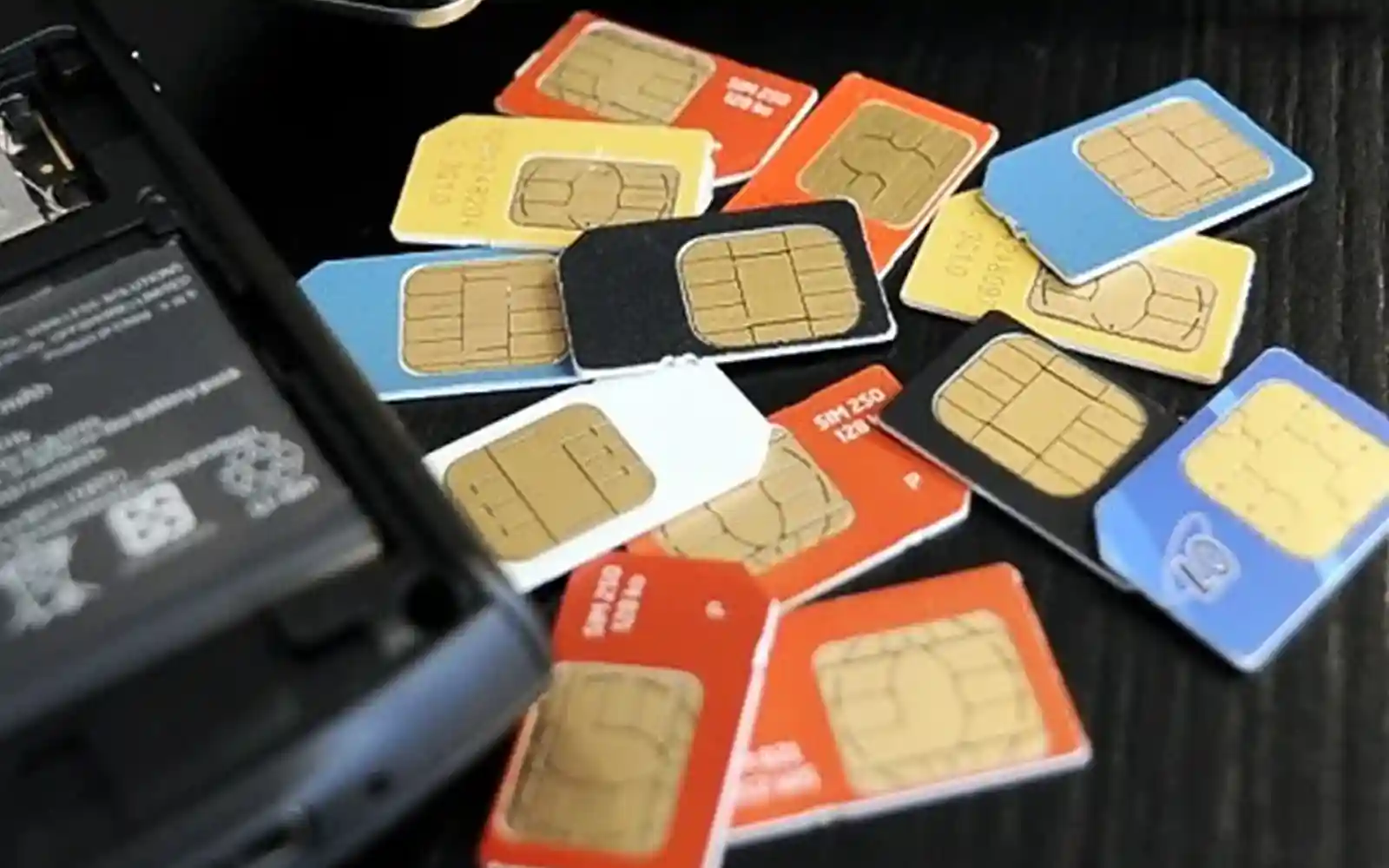 9 nabbed at KLIA for selling SIM cards registered to others