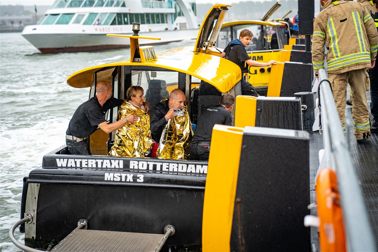 Werkstraf en boete voor schippers rondvaartboot en watertaxi Rotterdam