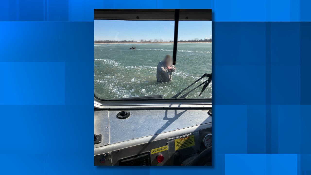 2 ice fishermen rescued from Saginaw Bay in Sebewaing Twp.