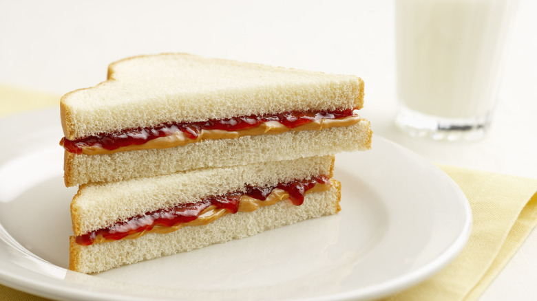 For A Mess-Free PB&J Sandwich, Take One Extra Step