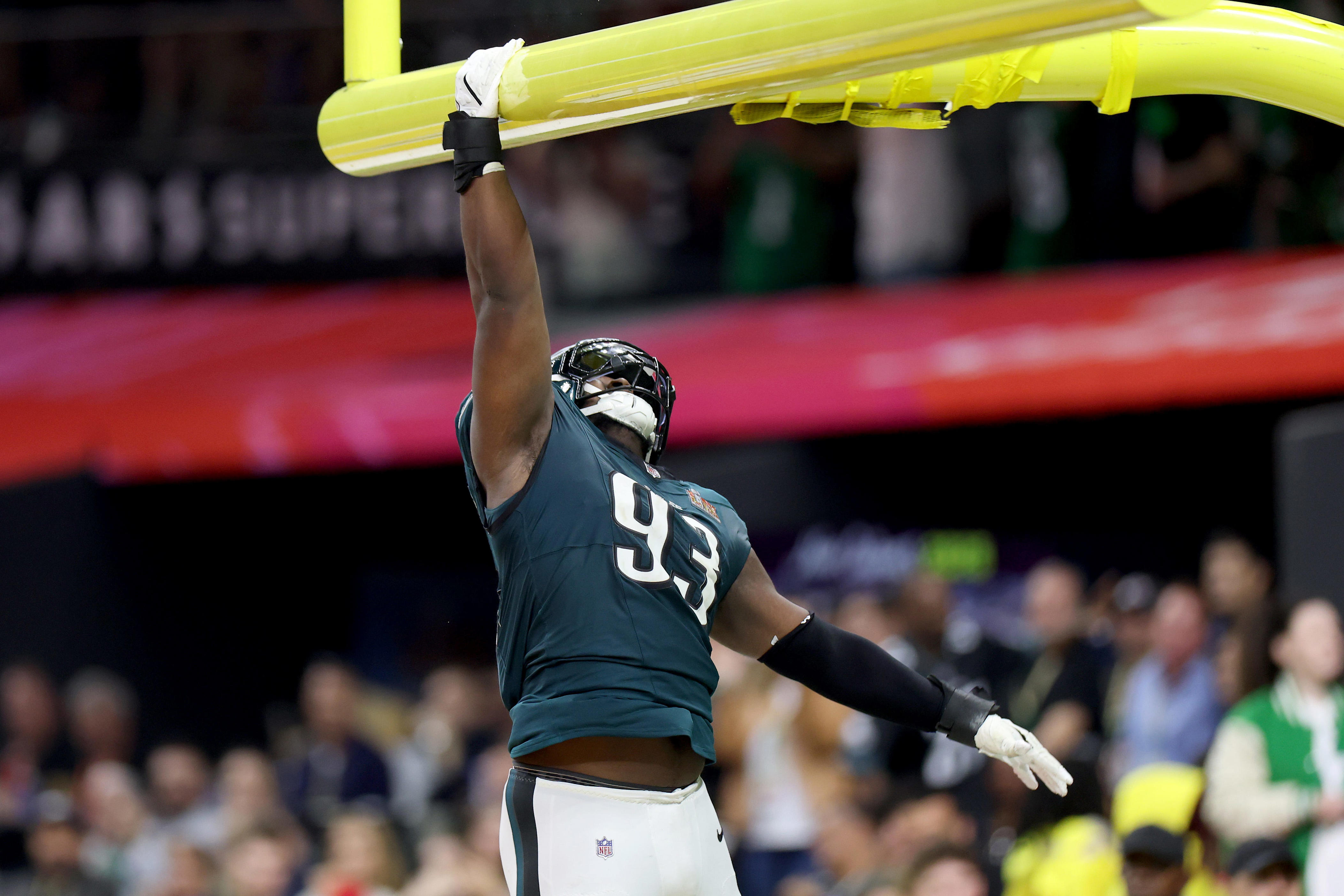 NFL world reacts to DT Milton Williams' historic deal with Patriots