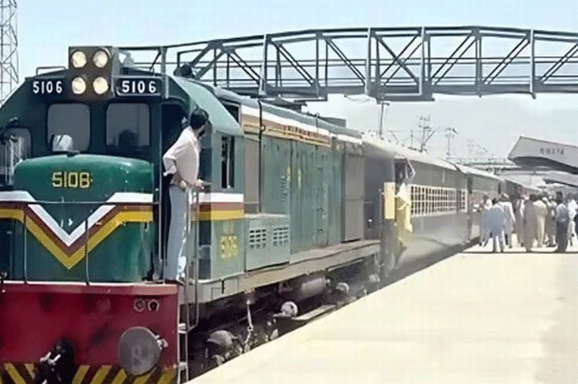 Train overtaken by terrorists with hundreds of hostages onboard