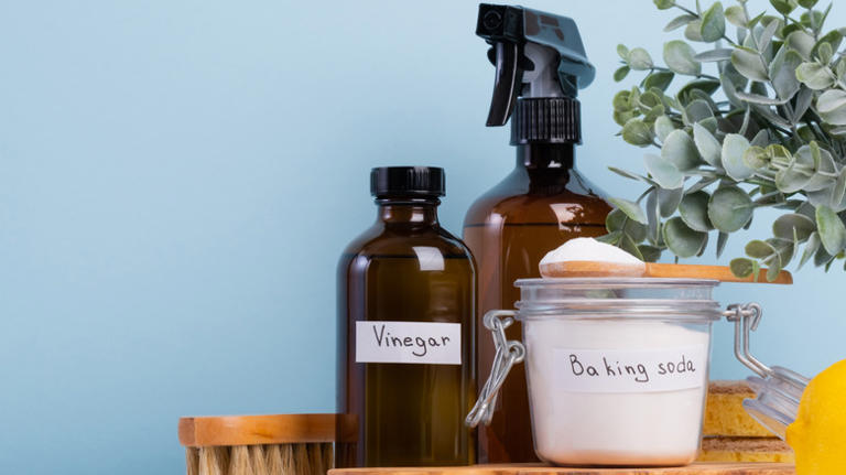 2 Pantry Ingredients That Will Degrease Your Kitchen Cabinets