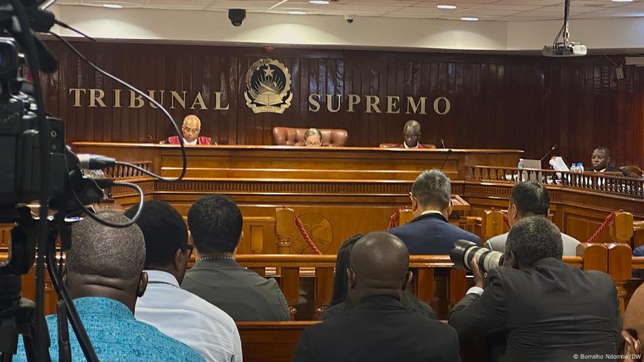 Julgamento dos generais angolanos "Kopelipa" e "Dino" de novo suspenso