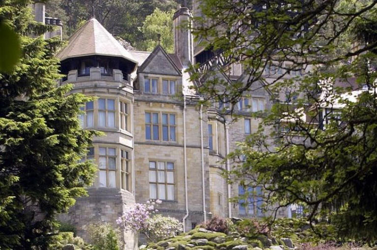 Stunning stately home 30 miles from Newcastle that's 'like a film set ...