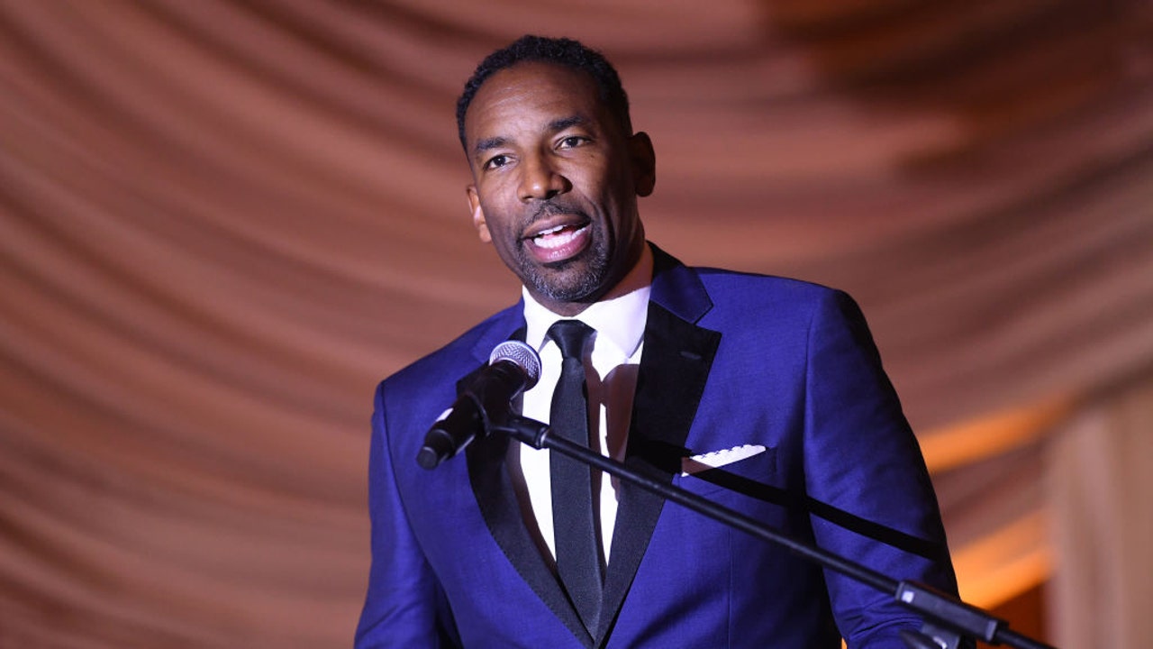 Atlanta Mayor Andre Dickens launches his re-election campaign