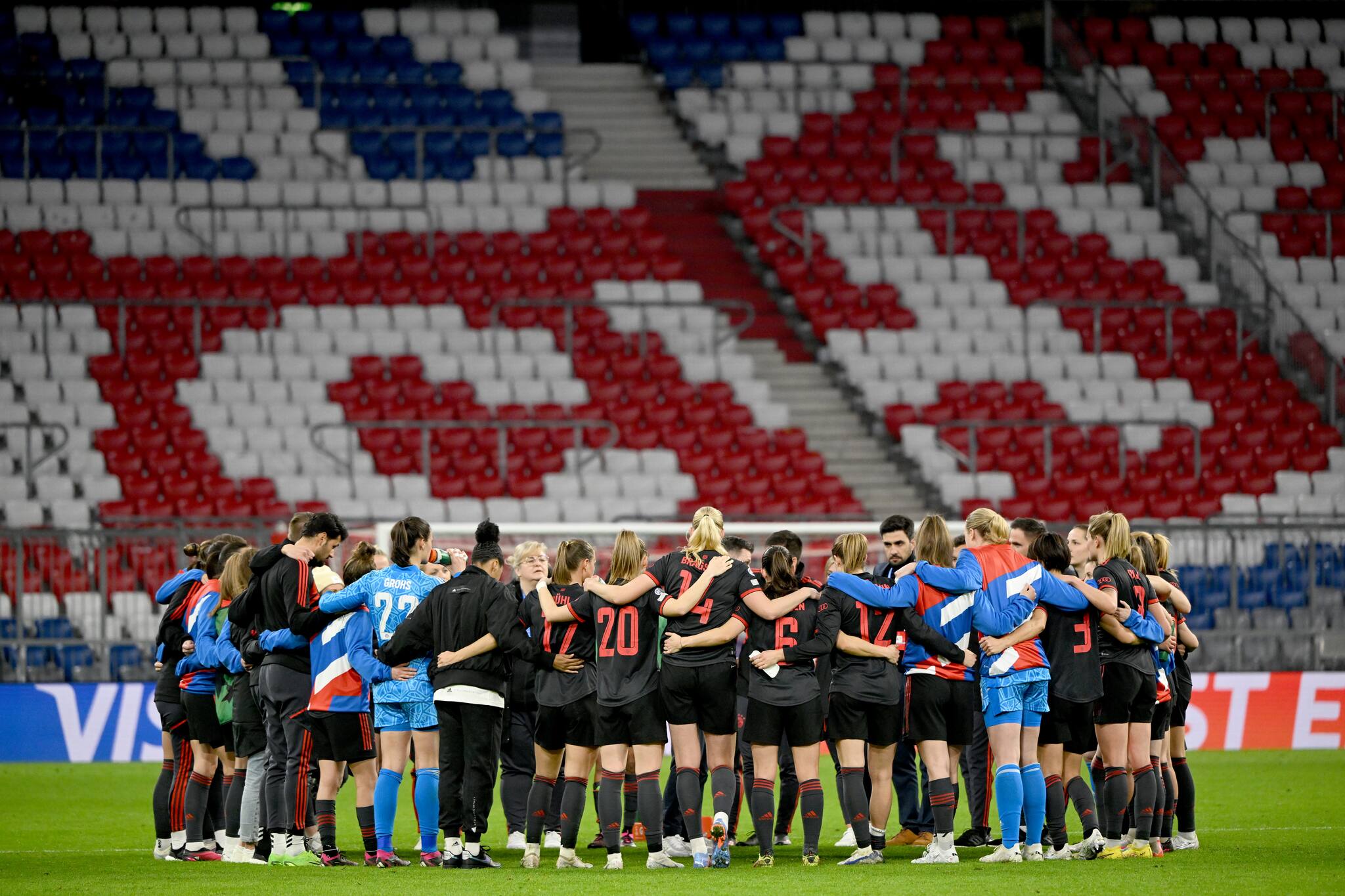 Frauenfußball: Warum der FC Bayern nur vor 2.500 Zuschauern spielt