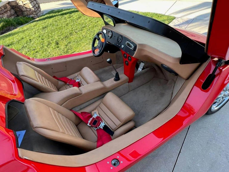 This Customized Meyers Manx SR has a 911 Sting in its Tail