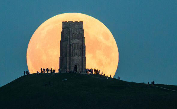 'Blood Moon' to light up UK skies this week - when and where to see ...