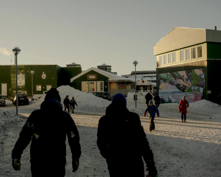 Greenlanders Vote in Consequential Polls Conflicted Over Trump