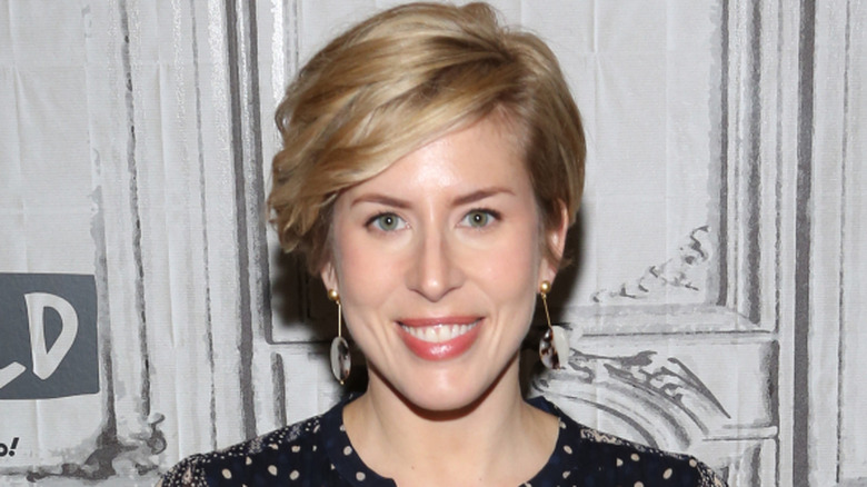 Fill A Blank Wall With HGTV Star Erin Napier's Budget-Friendly Hack