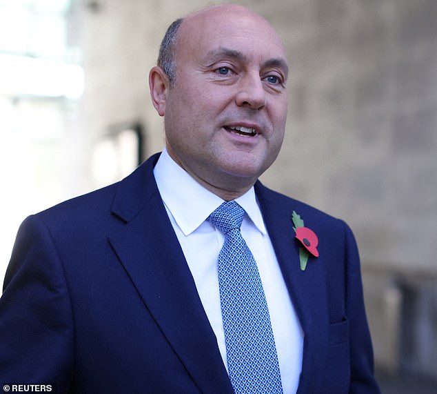 Ministers told to 'take responsibility' and not 'outsource' decisions