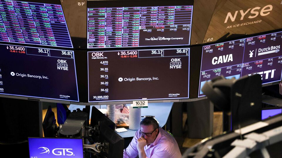 Wall Street today: US stocks extend losses after Trump threatens more ...