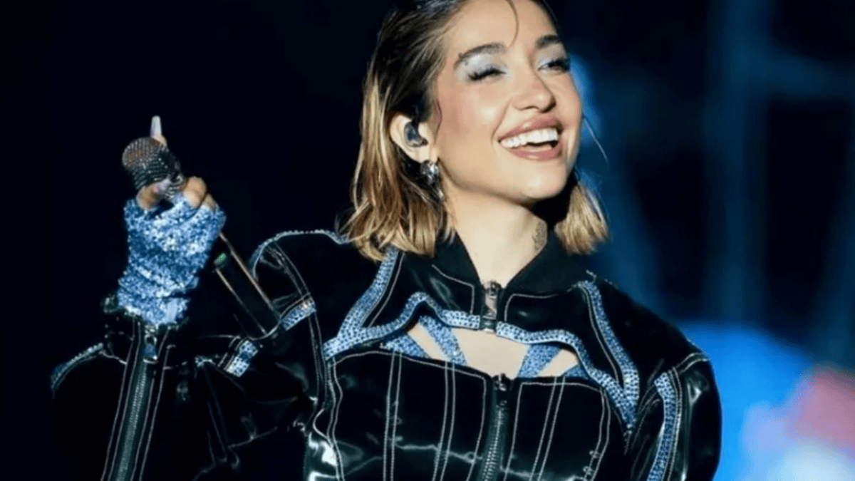 María Becerra estrenará una canción en la que canta con sus fanáticos