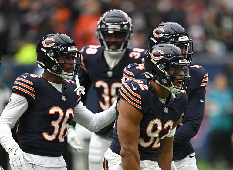 Updated Bears edge rusher depth after Dayo Odeyingbo signing