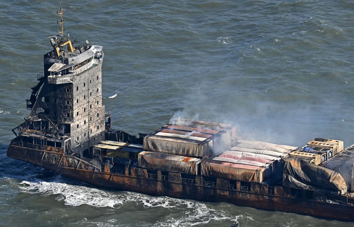 Oil tanker crash could be most ‘catastrophic’ spill for UK birds in decades Oil tanker crash could be most ‘catastrophic’ spill for UK birds in decades
