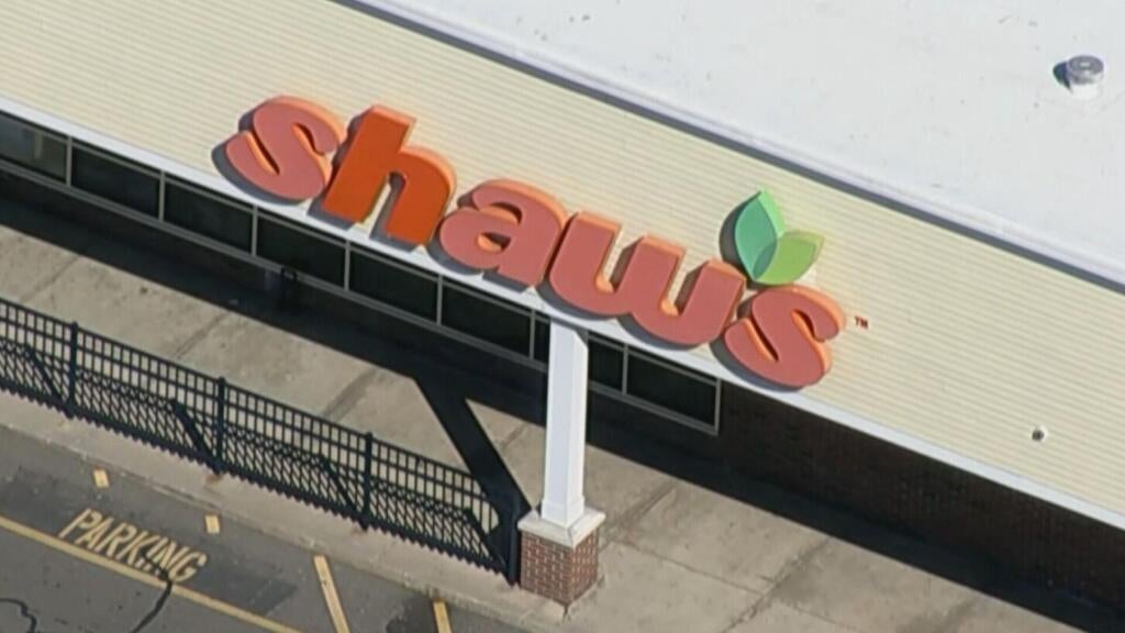 Shaw's Supermarket is closing 2 stores in Massachusetts and New Hampshire