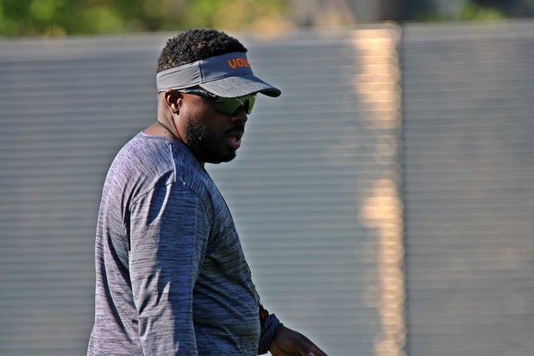 Tim Banks details Tennessee 'working on core identity' during spring ...