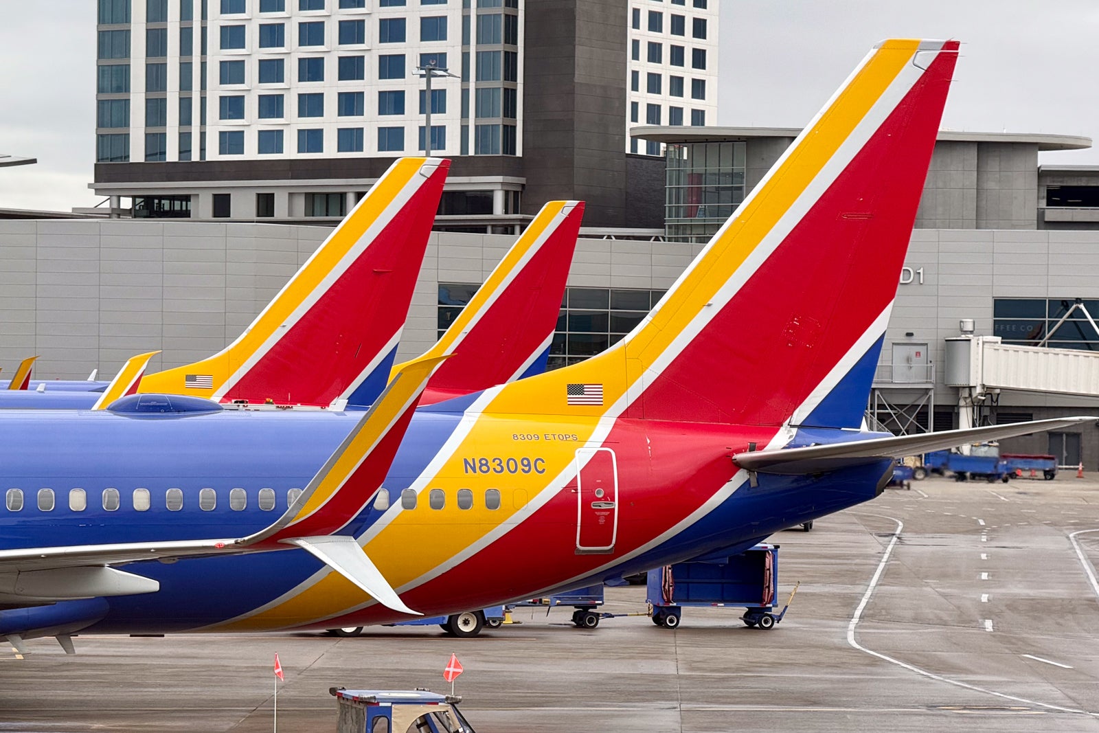 Southwest adds 3 routes, but cuts 5 others in winter schedule extension