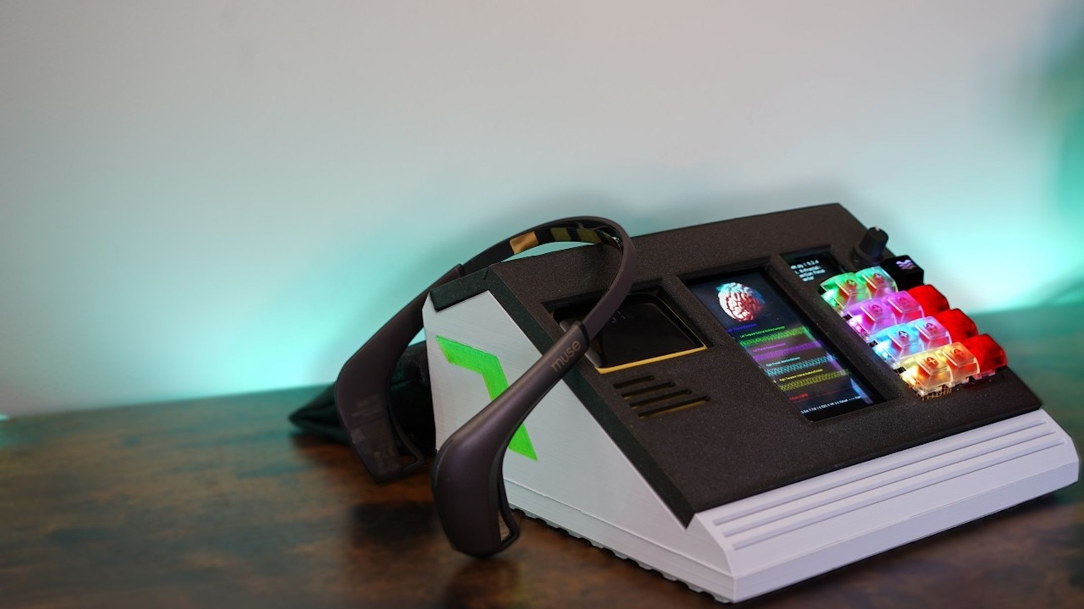 This amazing Raspberry Pi project lets you control a bulb's brightness ...