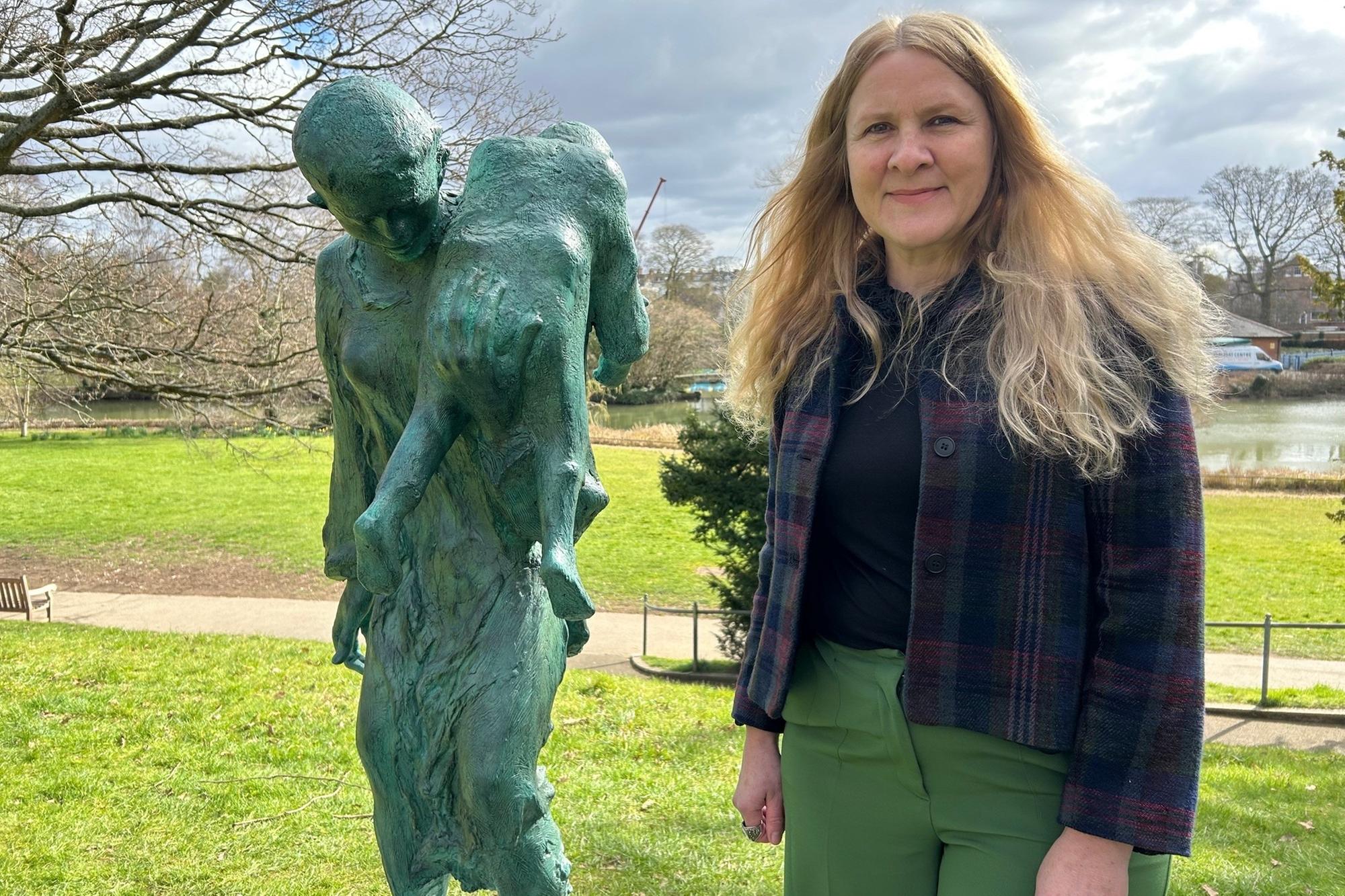 New sculpture in Jephson Gardens commemorates life of Leamington artist ...