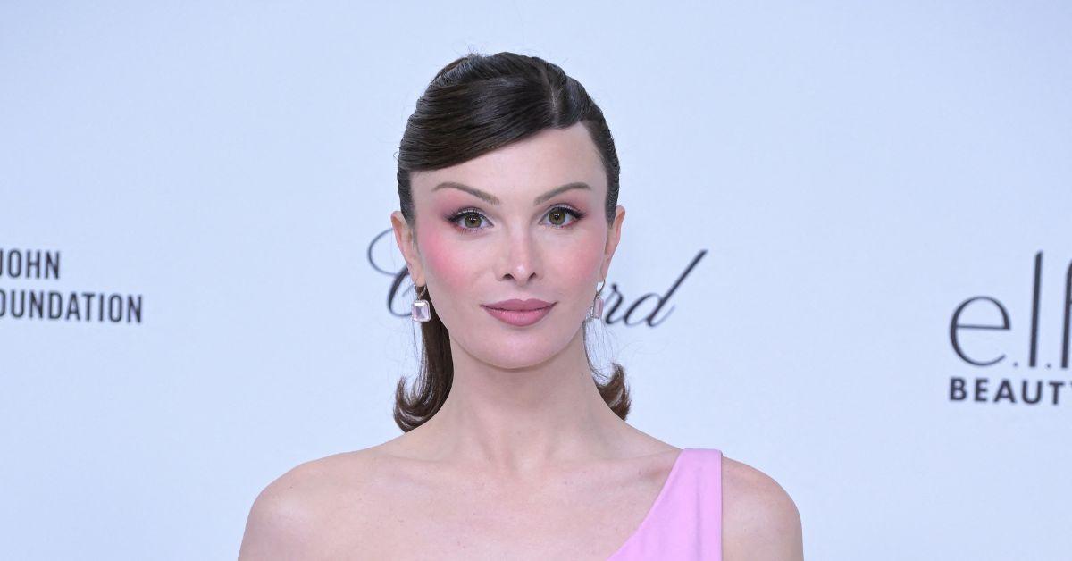 Dylan Mulvaney Has Alluded to Her Dating Life, but Who Is She Actually ...